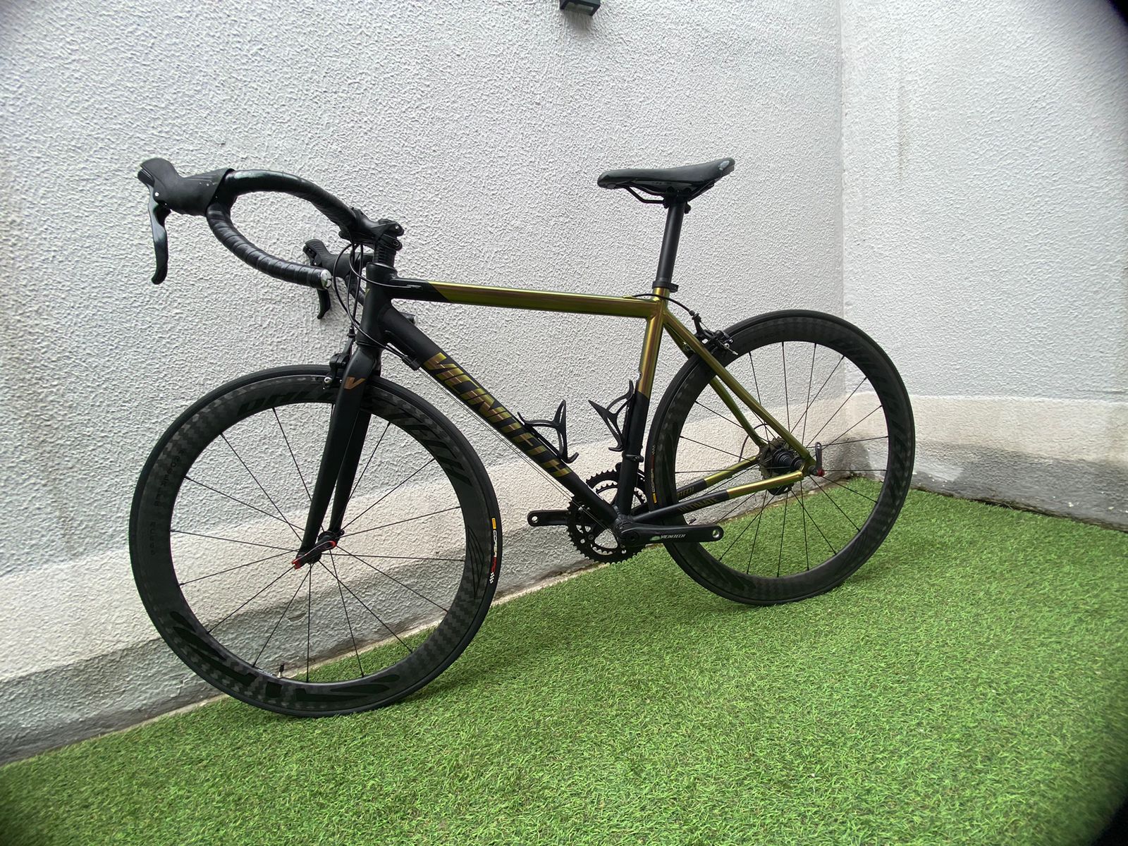 Speed Vicinitech com rodas de carbono - Bike Radar