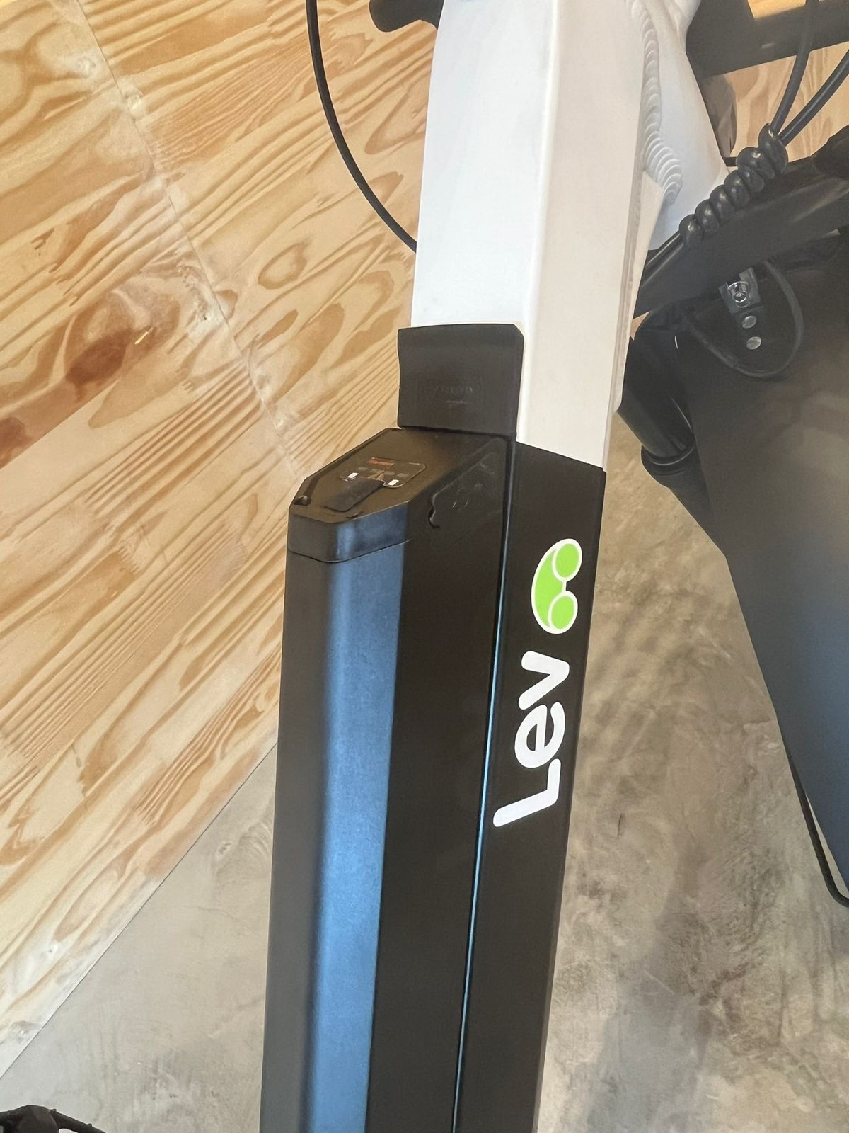 BICICLETA ELÉTRICA LEV CRUISER S PLUS Aro 24 - Bike Radar